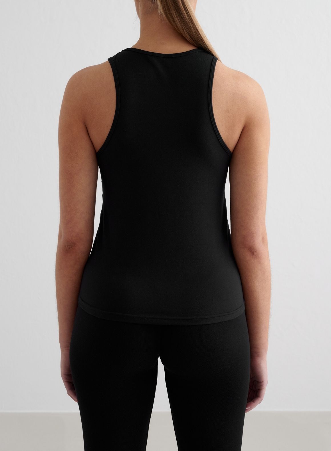 Black Soft Basic Singlet – aim'n no